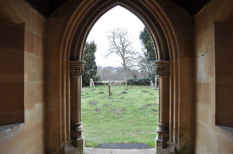 Orthodox and evangelical churches grow as 'fringe' Christianity ...