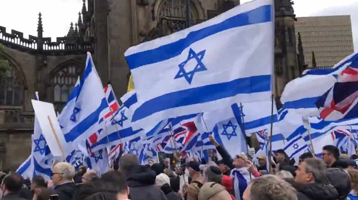 British Jews mourn 7 October massacre and Manchester synagogue attack ...